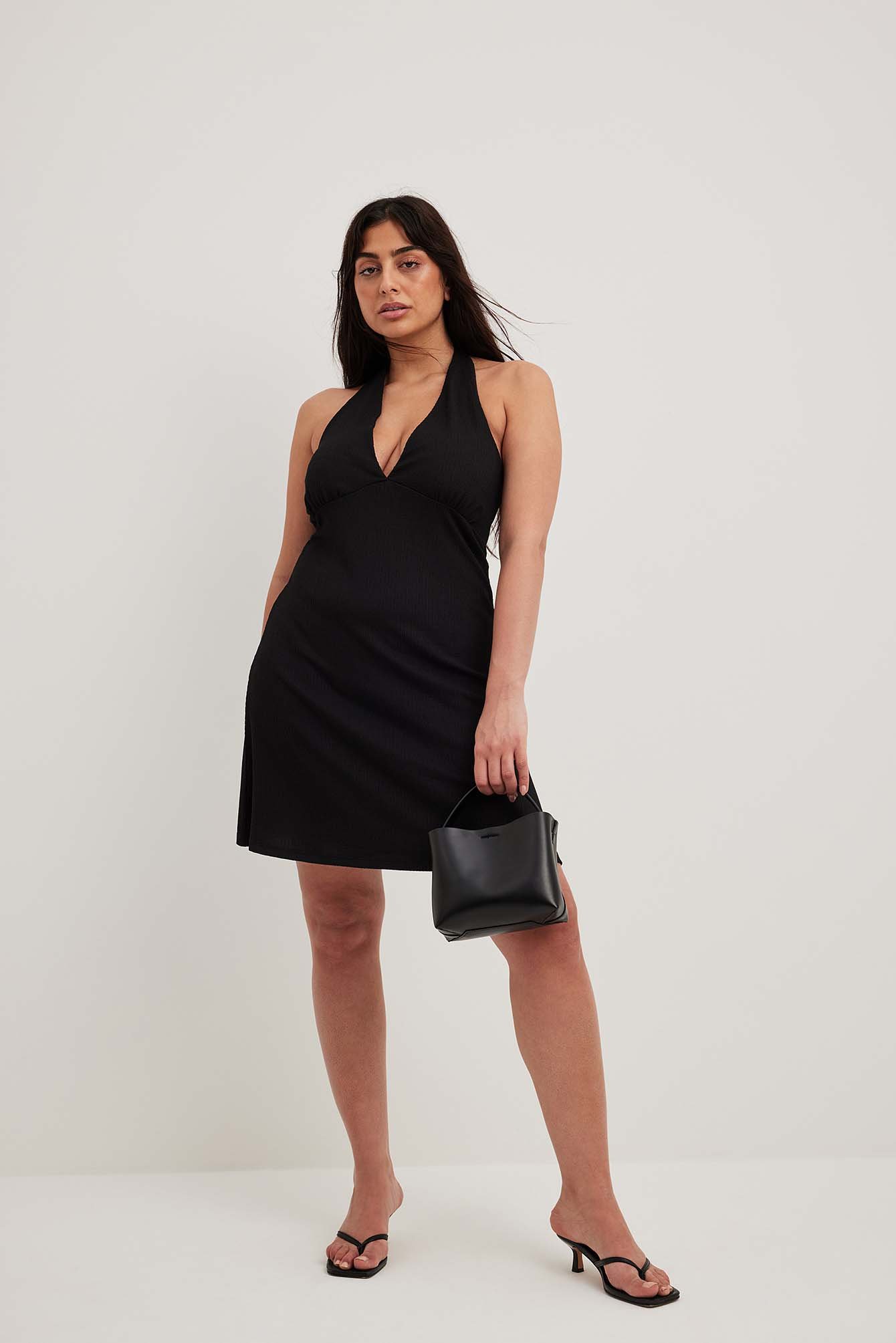 Structured Clean Cut Dress Black | NA-KD