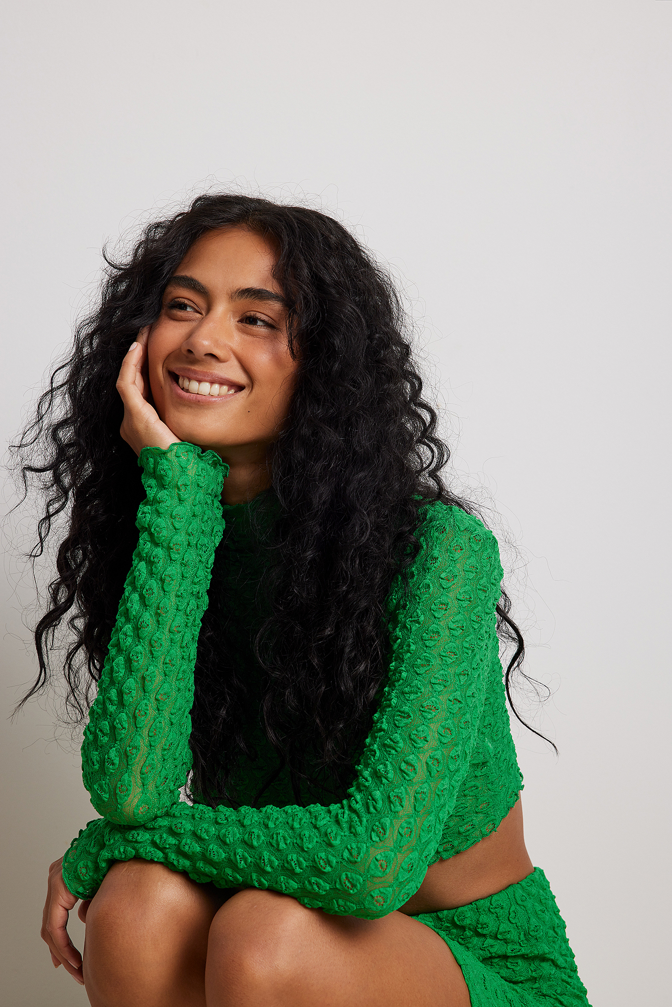 Gestructureerde top met hoge kraag Groen | NA-KD