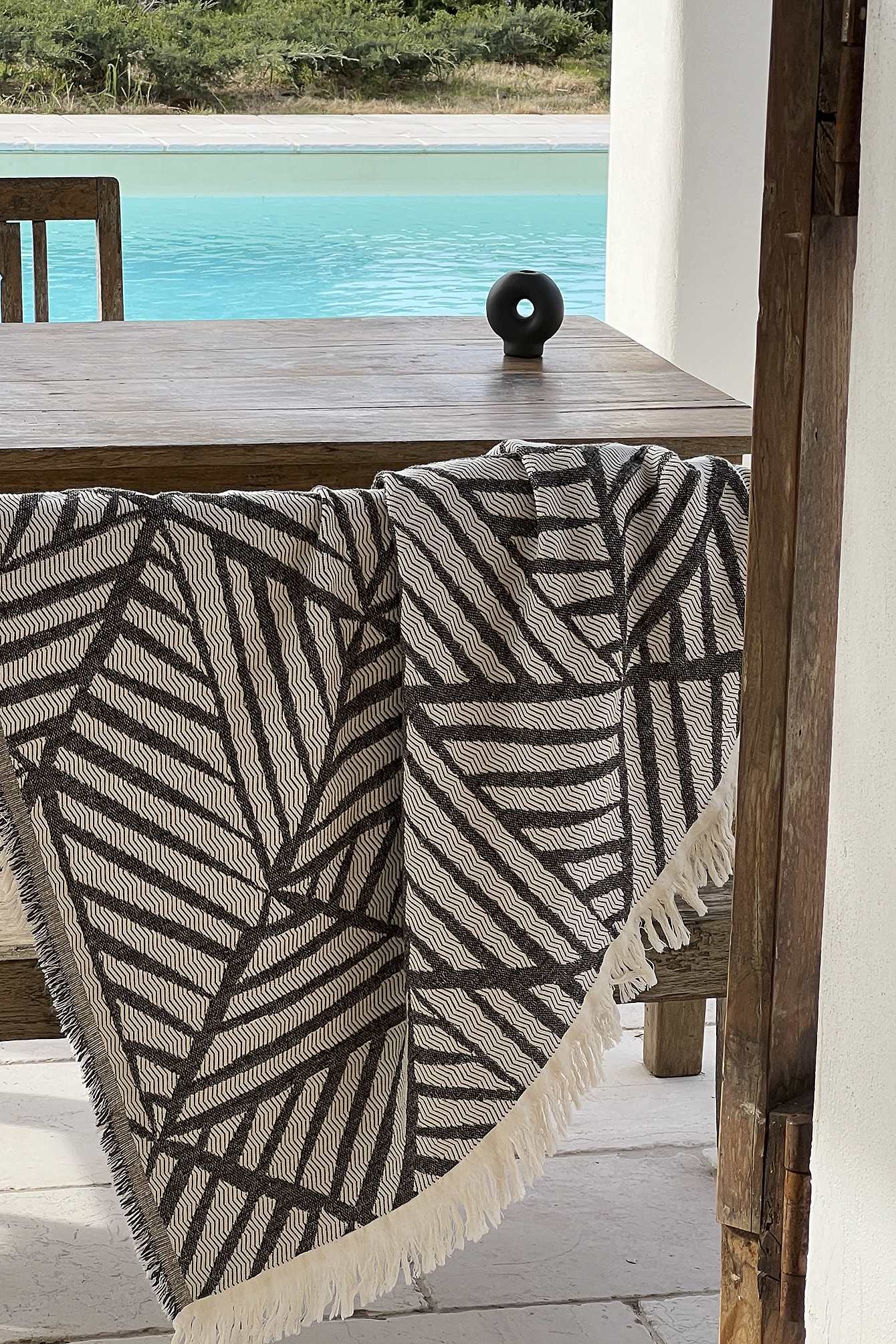 Triangle Pattern Throw Multicolor | NA-KD