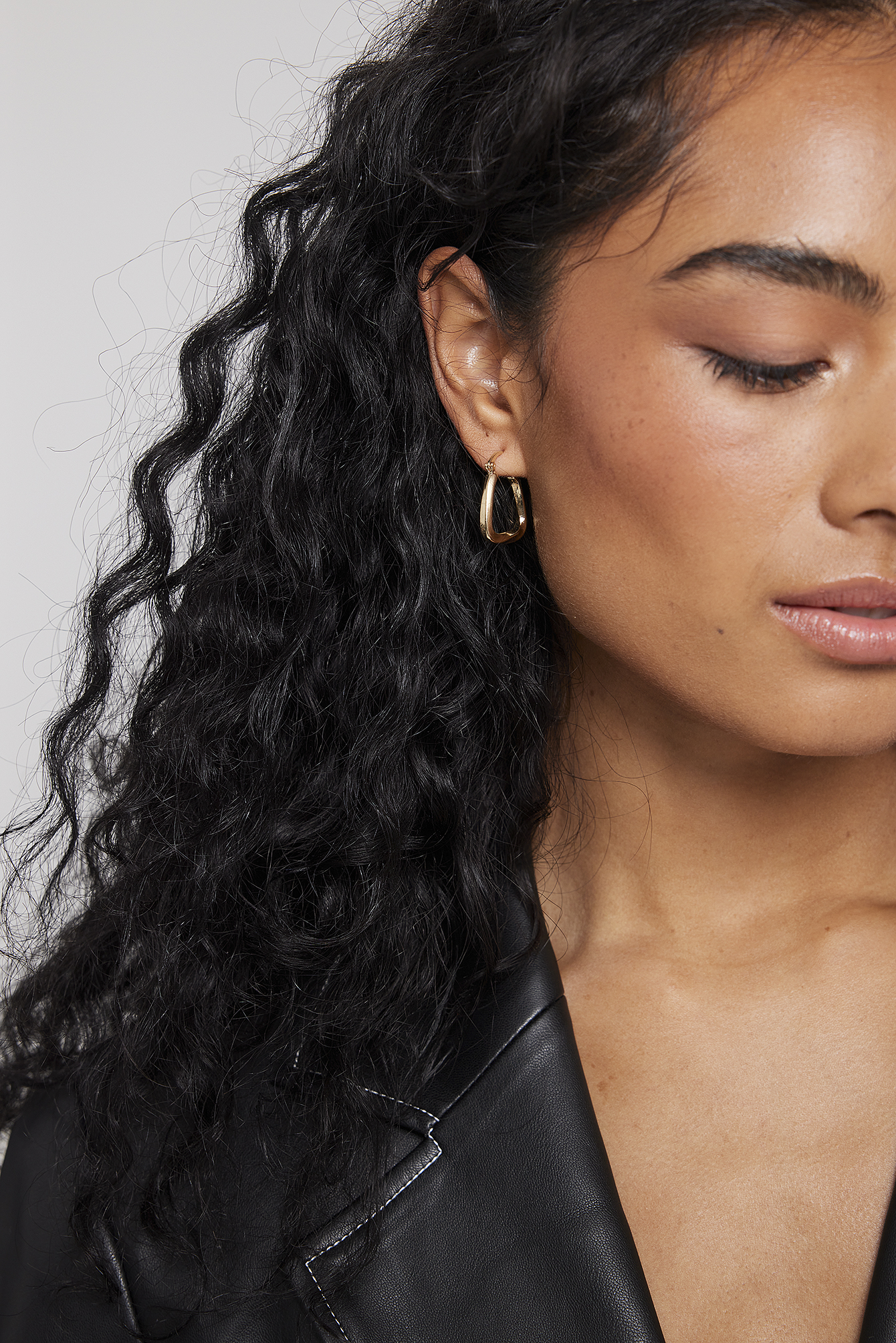 Triangle Shape Hoops Gold | NA-KD