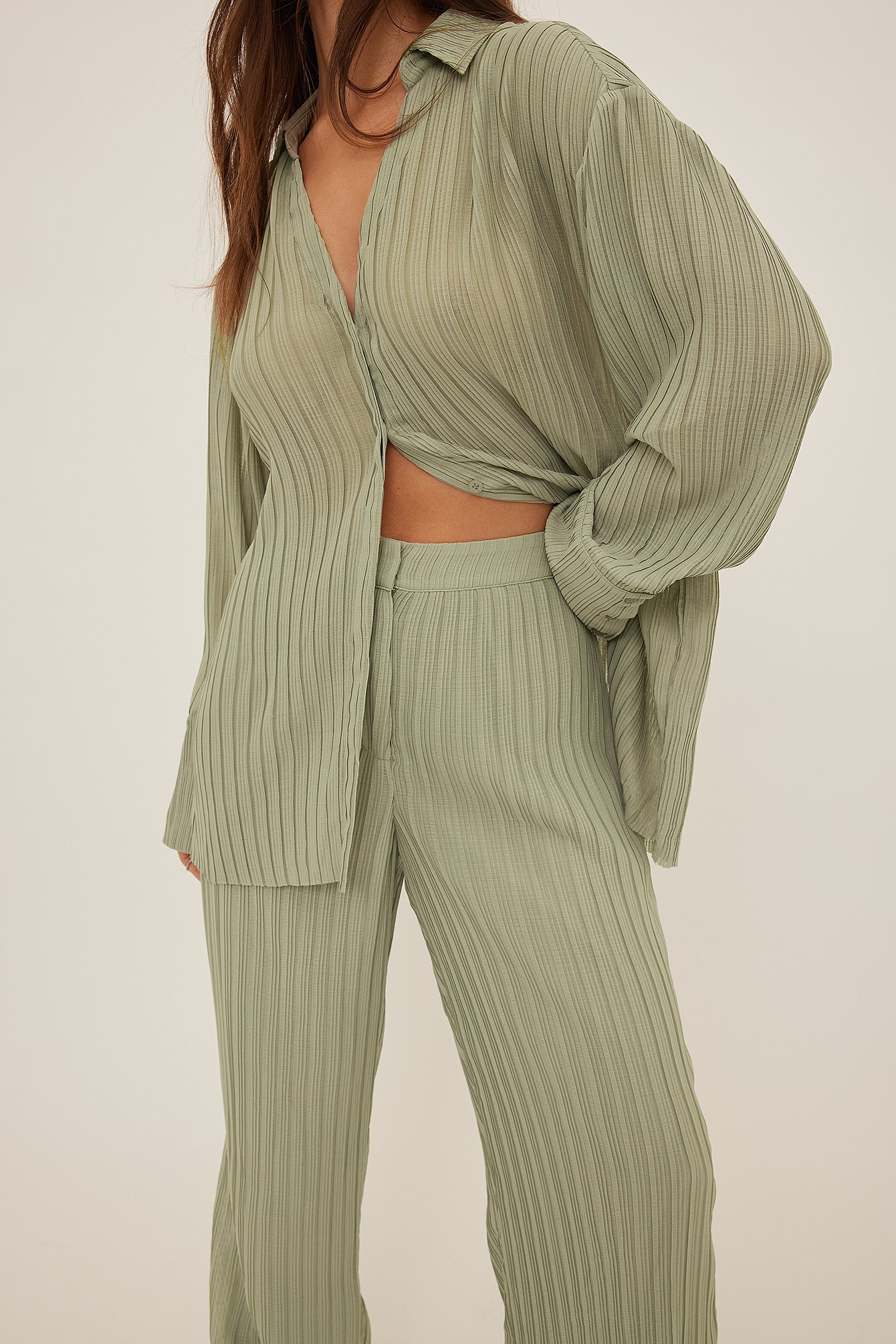 Wrinkled Flowy Pants Green | na-kd.com