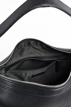 Boxy Shoulder Bag Black | NA-KD
