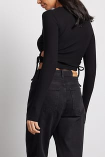 Drawstring Cut Out Top Black | NA-KD