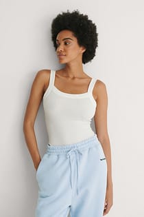 Deep Back Detail Body Offwhite | NA-KD