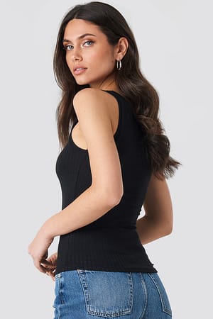 Ribbed Deep Neck Top Black | NA-KD