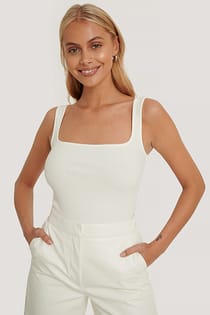 Squared Neck Singlet Offwhite | na-kd.com