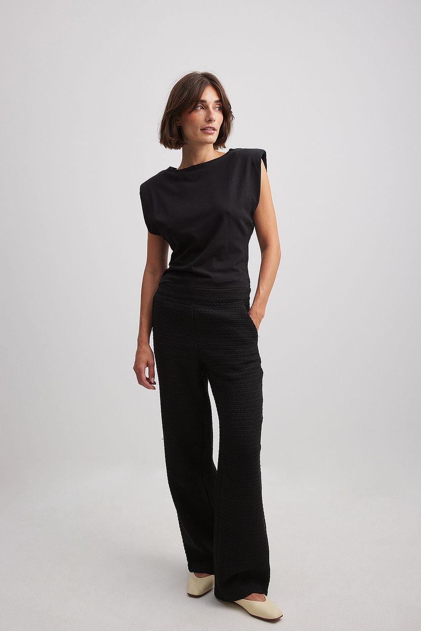 Sharp Shoulder Top Black | NA-KD