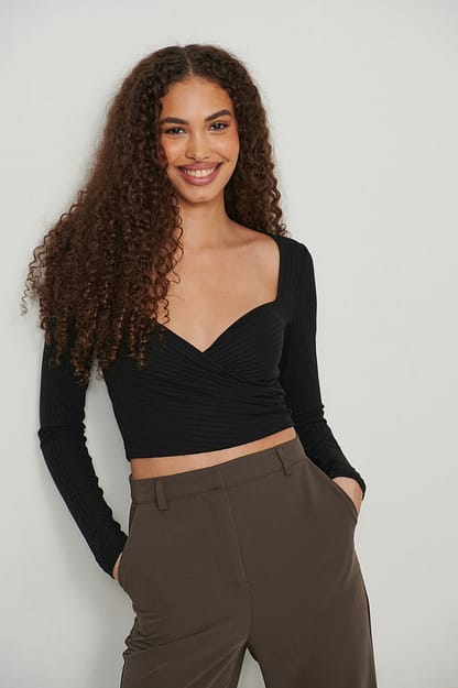 Heart Neckline Wrap Top Black | NA-KD