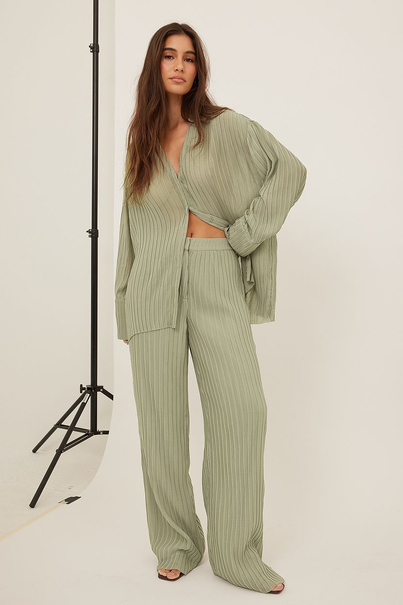 Wrinkled Flowy Pants Green | na-kd.com