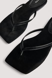 Thong Strap Slippers Black | NA-KD