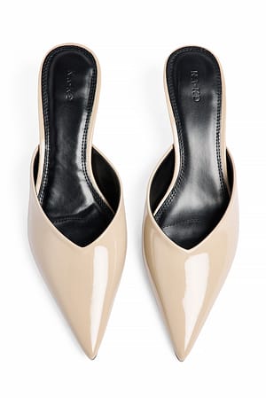 V-Cut Pump Mules Black | NA-KD